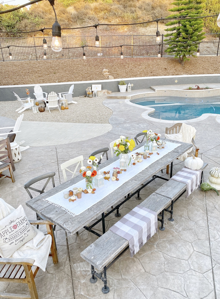 Throw A Fall Outdoor Dinner Party With Your Closest Friends - Pasha is Home