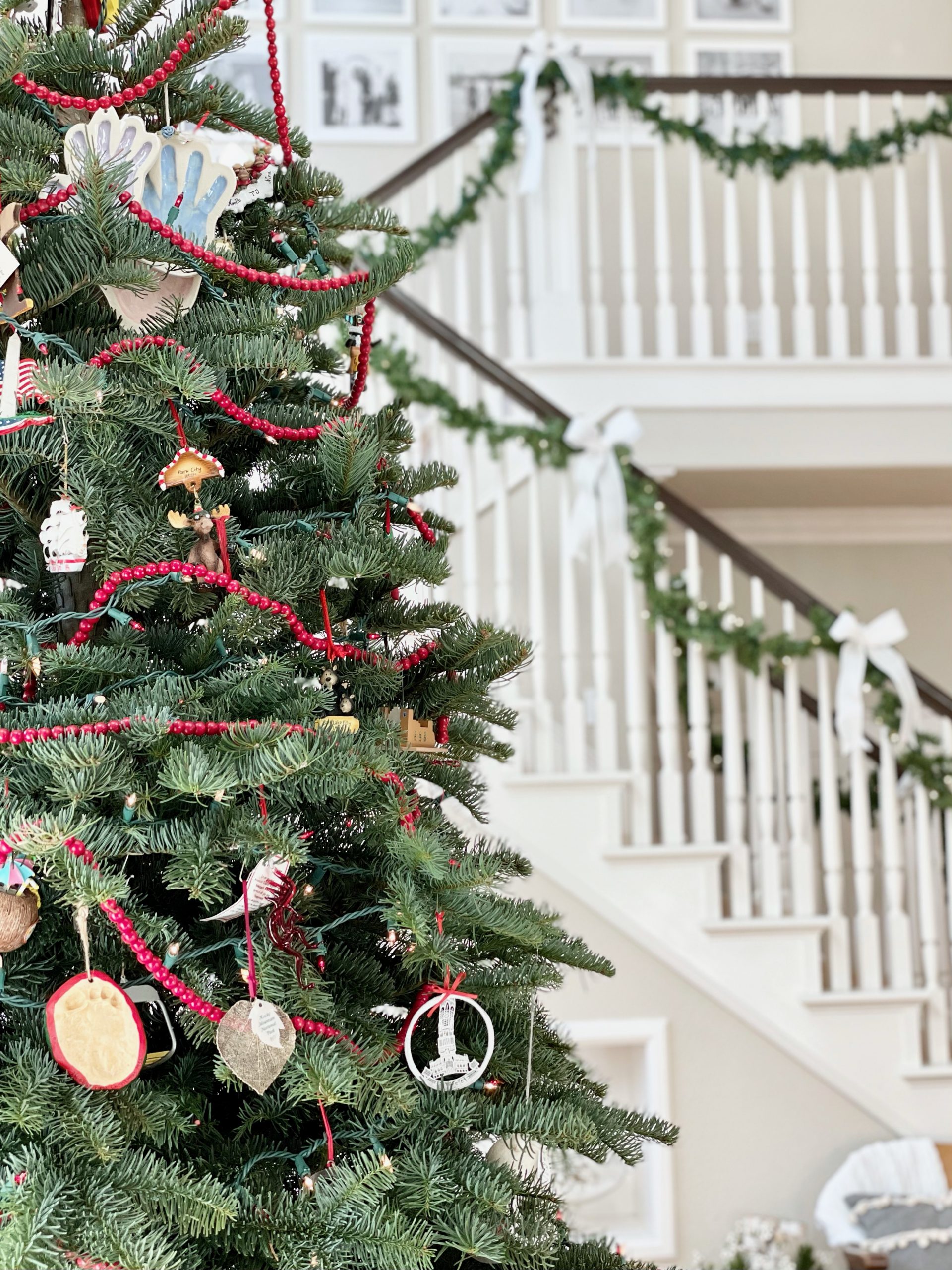 Easy Ways To Add Christmas Decor to Your Bedroom - Pasha is Home