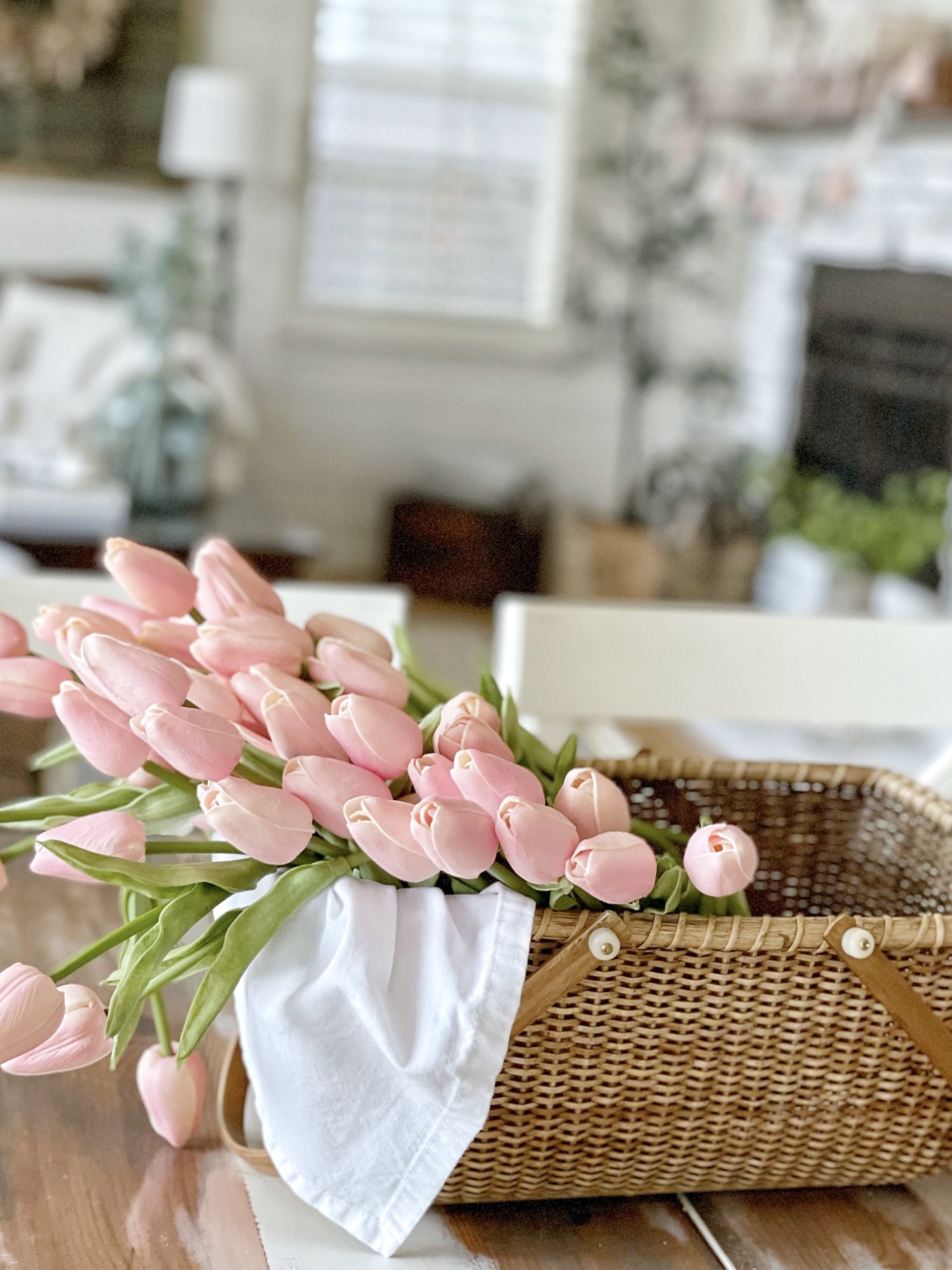 Simple and Minimal Spring Decor - Pasha is Home