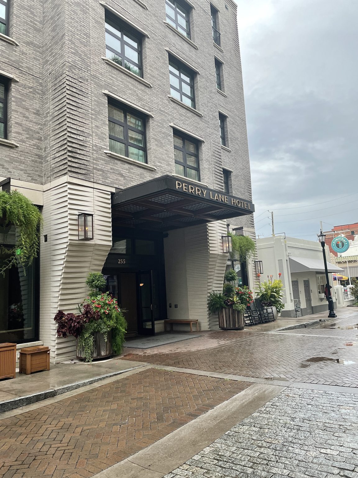 A Luxury Stay at Perry Lane Hotel in Savannah, Georgia - Pasha is Home