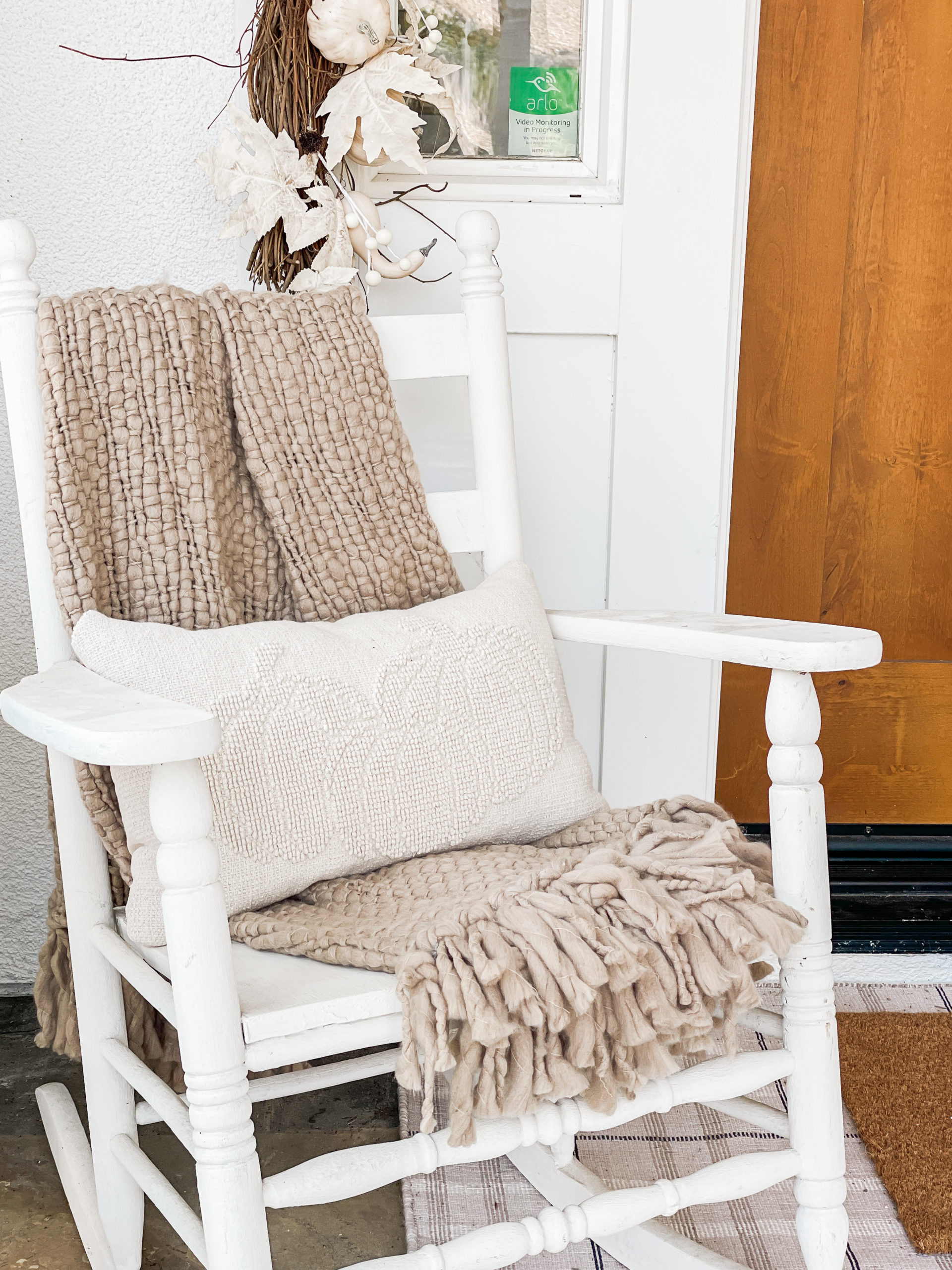 Six Ways to Make your Fall Porch Cozy and Inviting - Pasha is Home