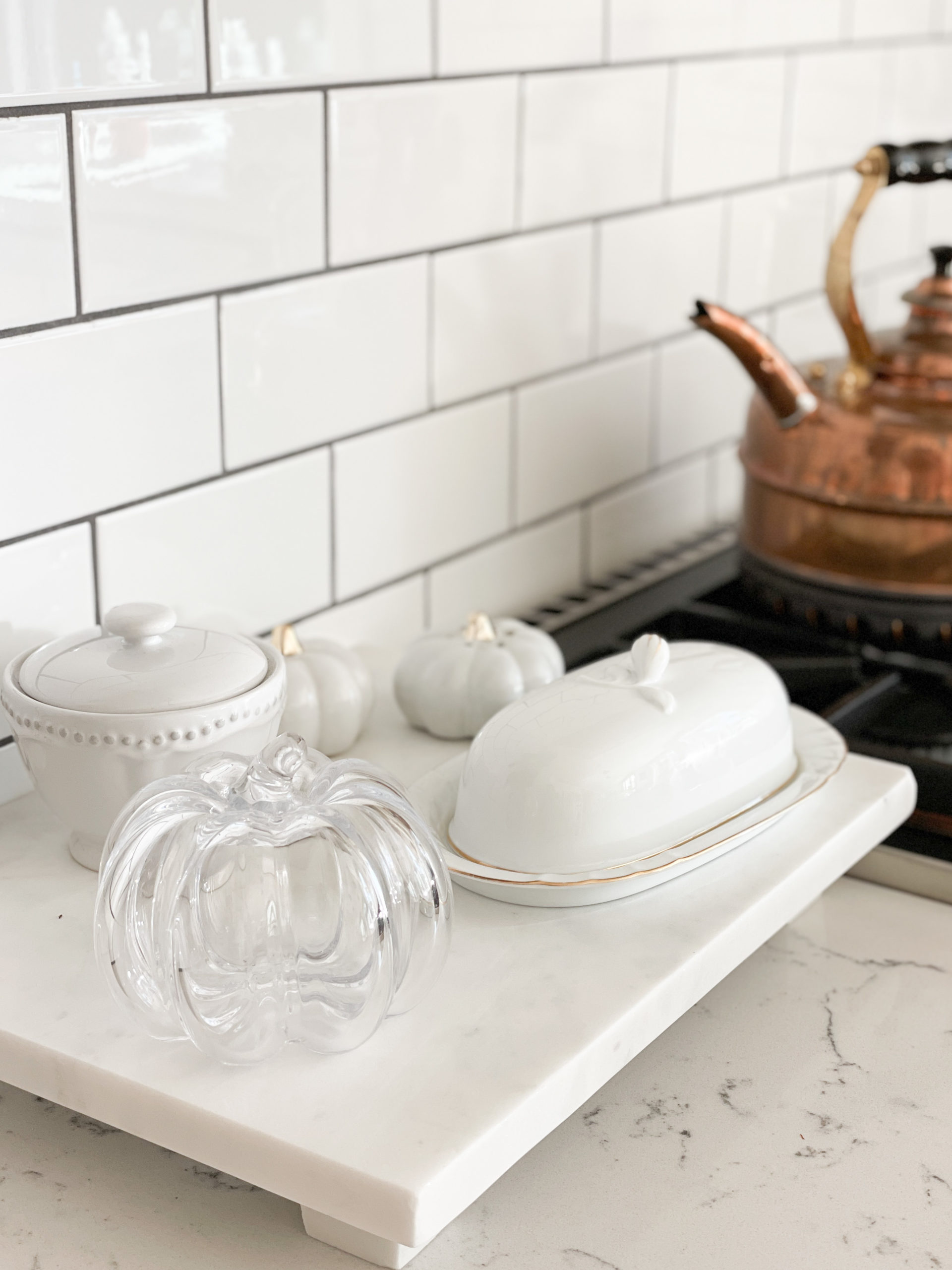 How to Add Simple Fall Decor in the Kitchen - Pasha is Home