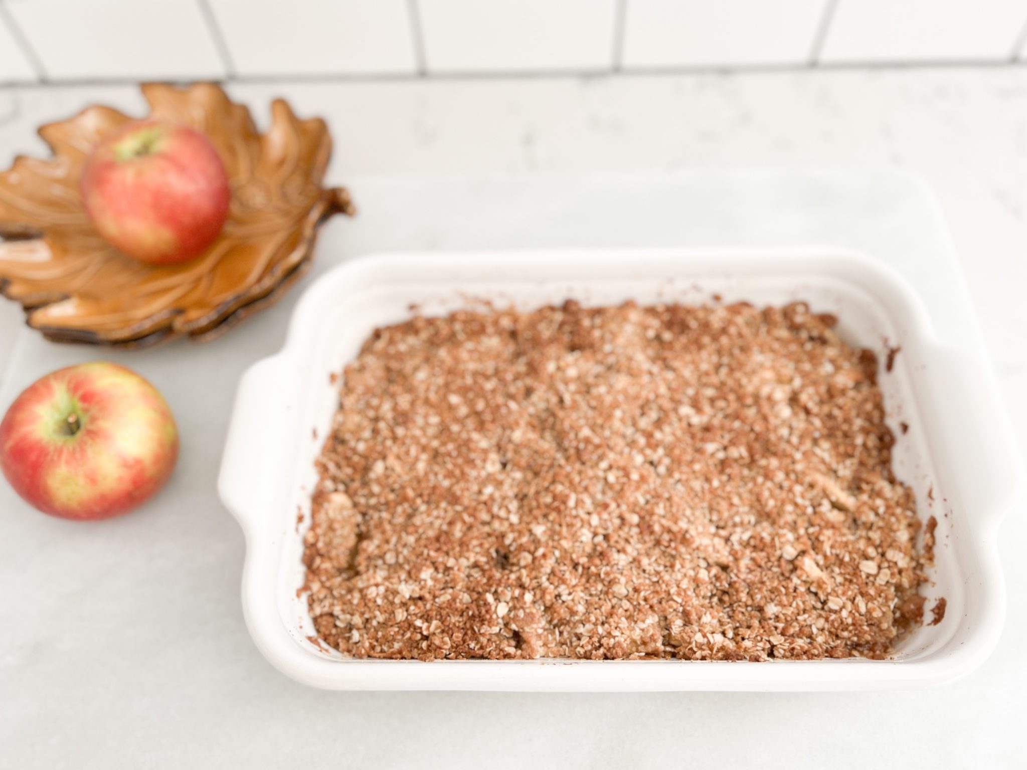 A Perfect and Easy Fall Apple Crisp Recipe - Pasha is Home