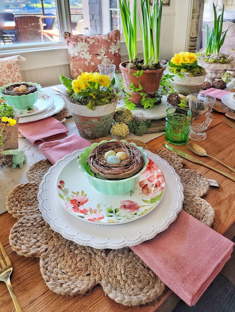 How To Set A Pretty Easter Table
