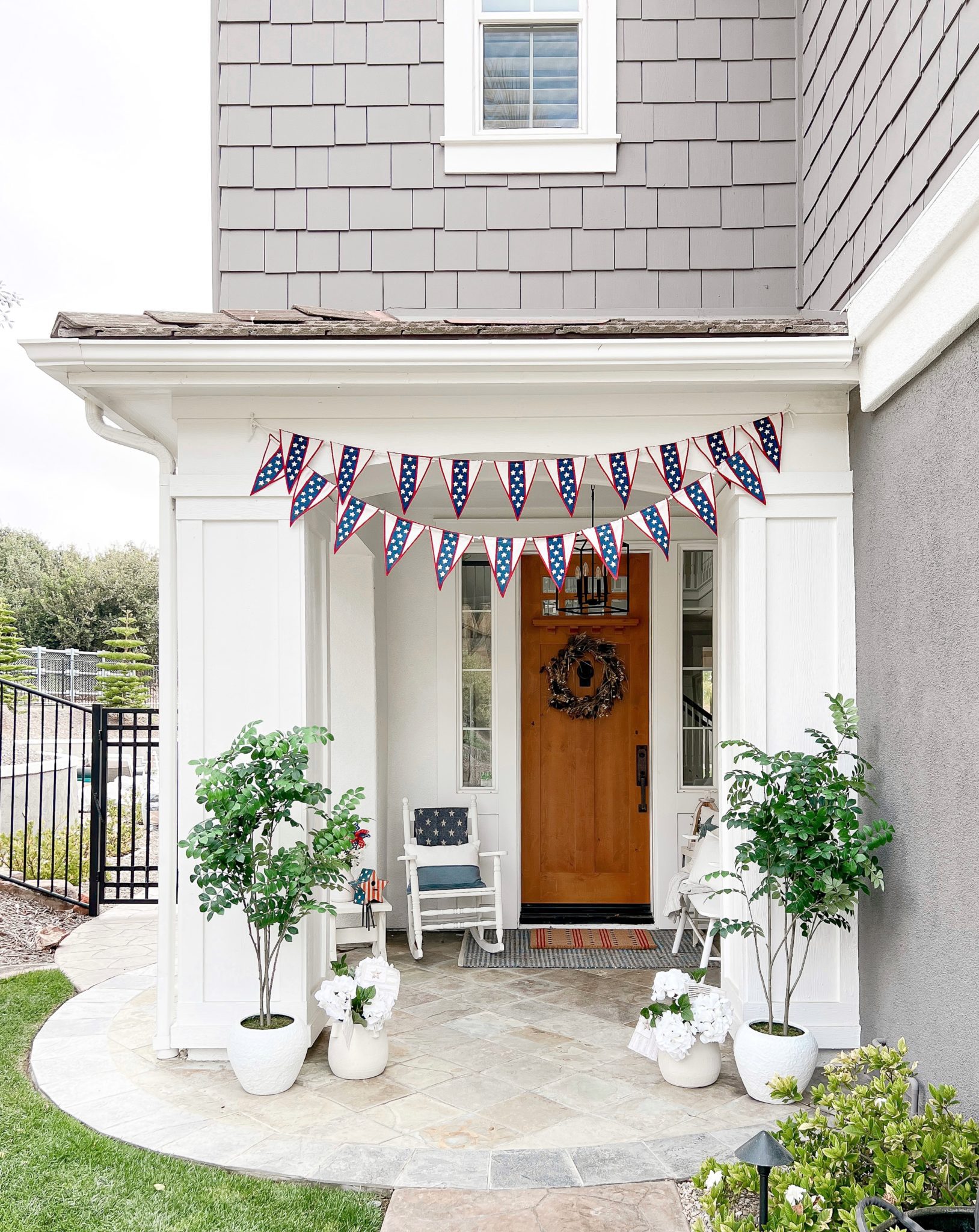 How to Make a Festive Patriotic Front Porch - Pasha is Home