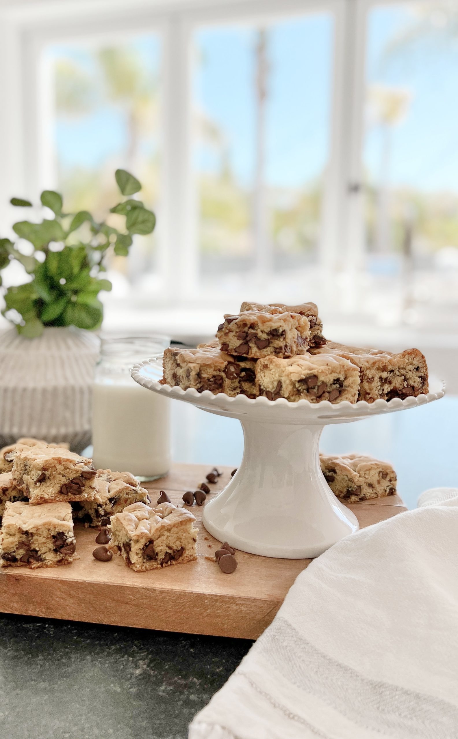 A Super Easy Chocolate Chip Dessert Recipe - Pasha is Home