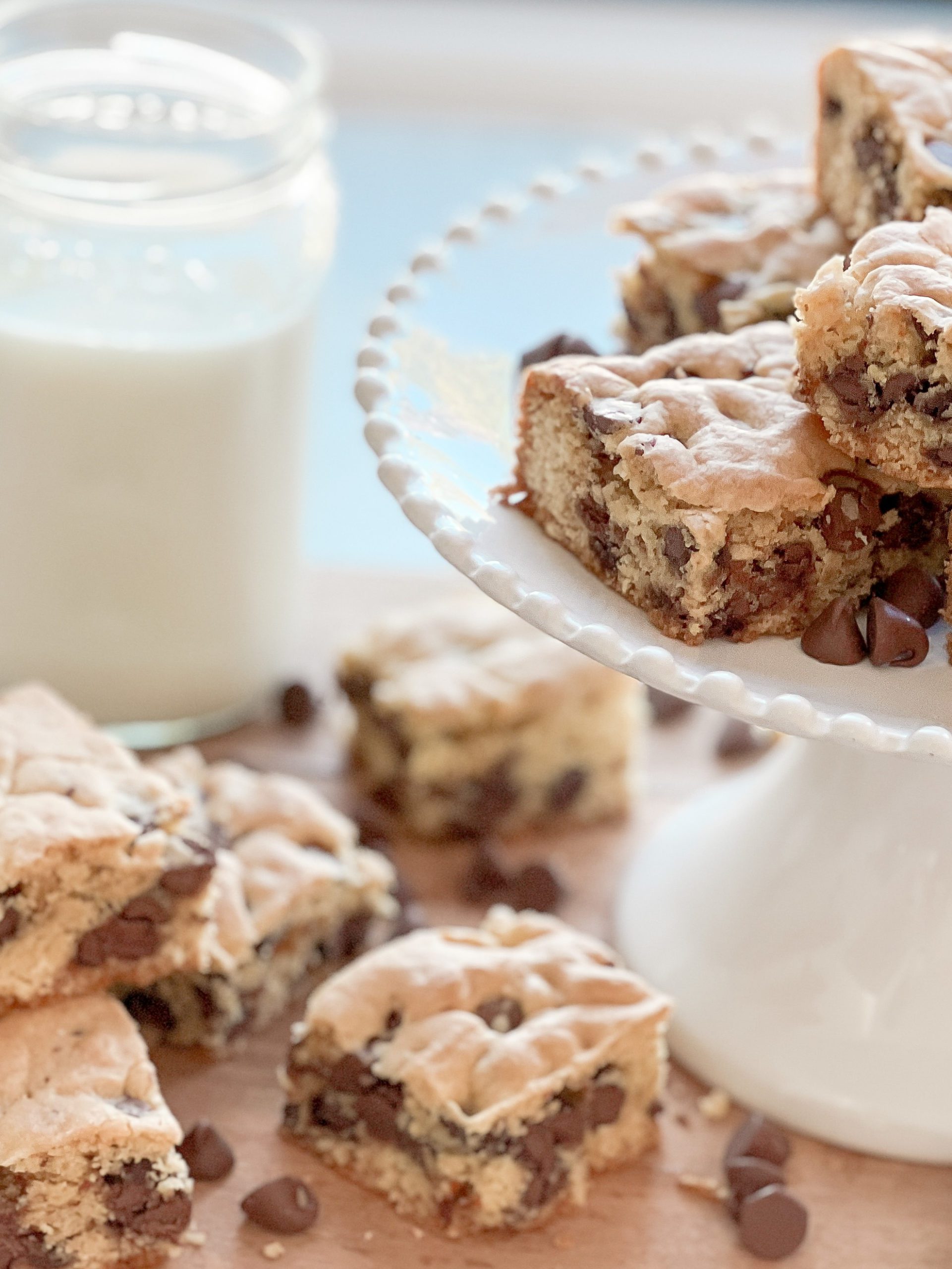 A Super Easy Chocolate Chip Dessert Recipe - Pasha is Home