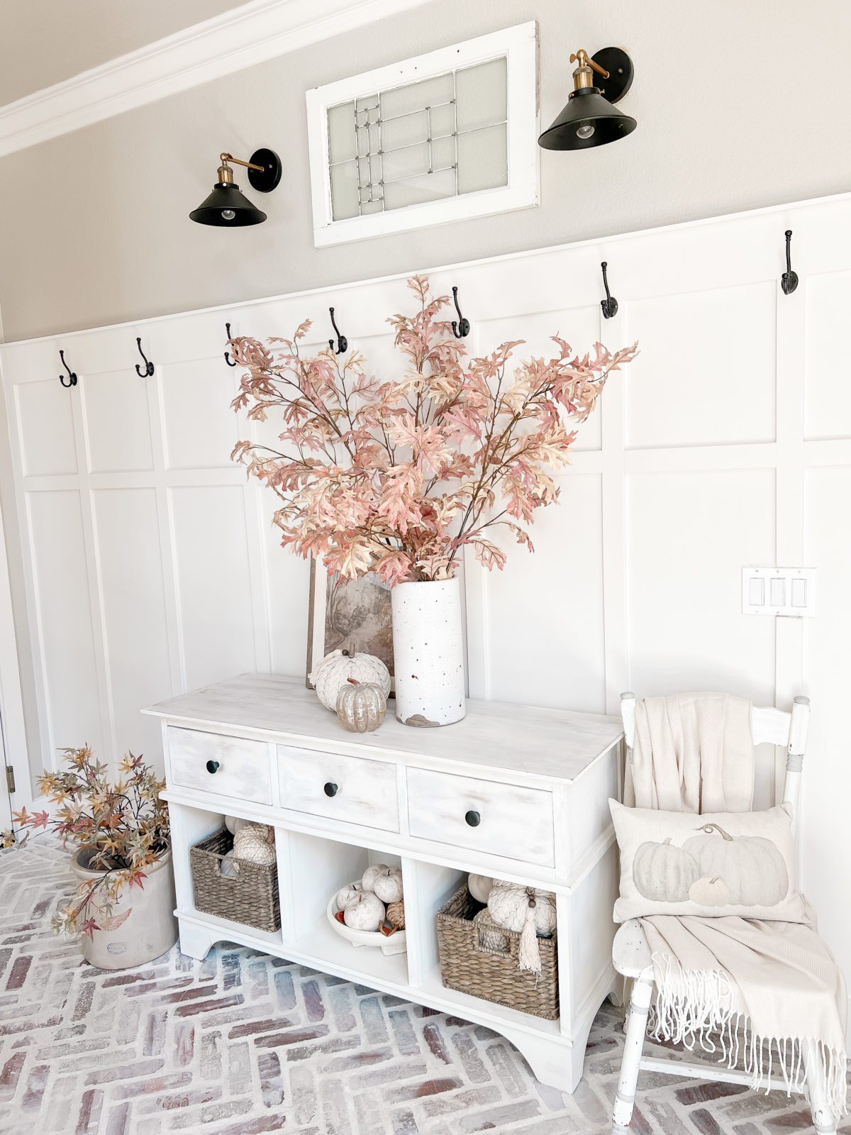 How to Make An Entryway Cozy For Fall - Pasha is Home