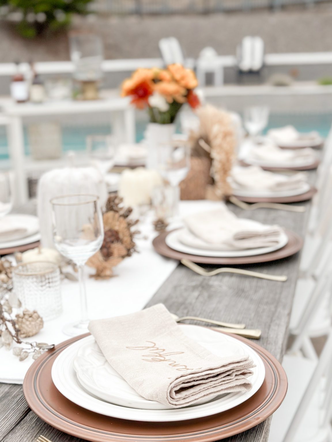 How to Set the Perfect Friendsgiving Table - Pasha is Home