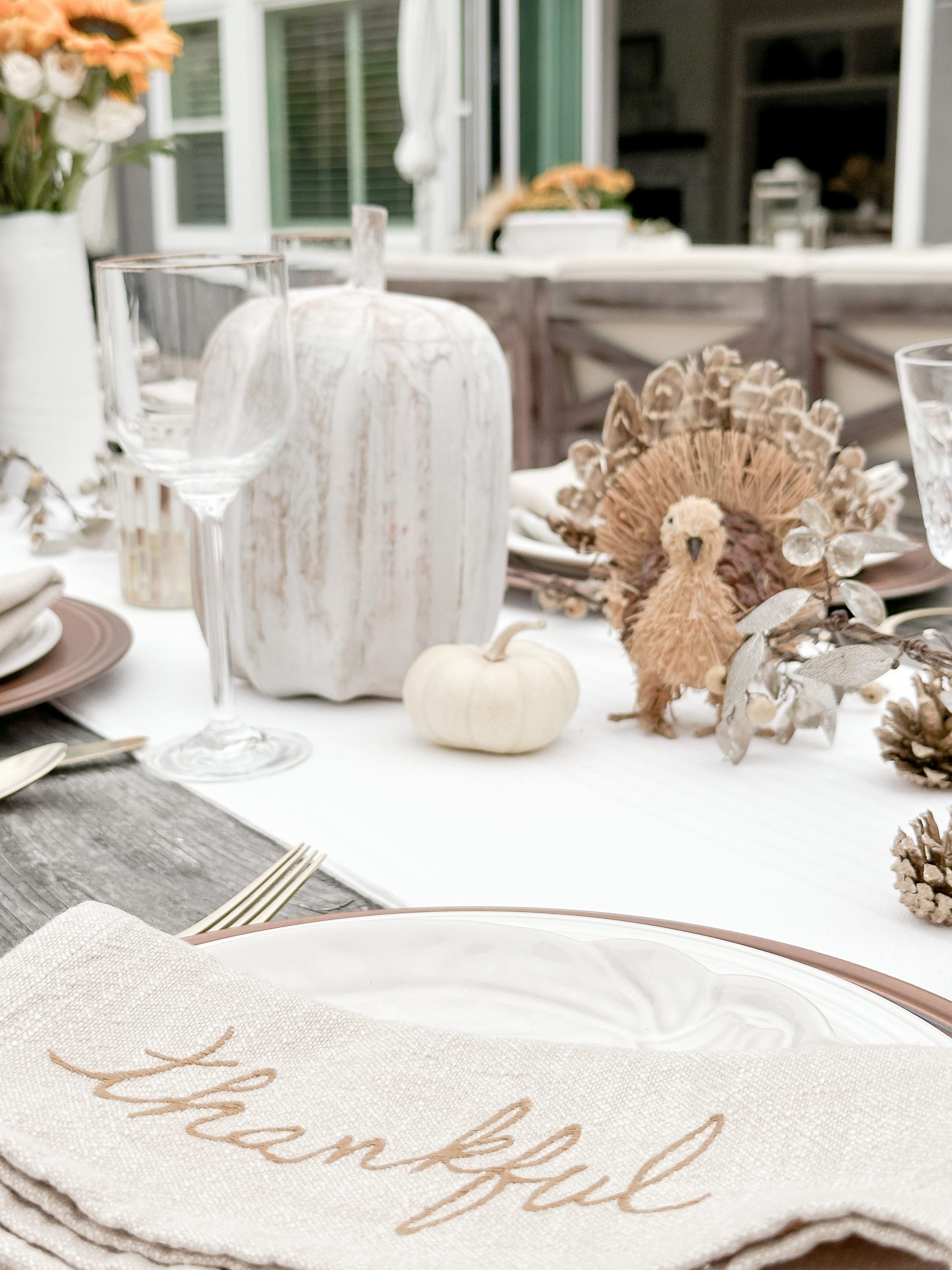 How to Set the Perfect Friendsgiving Table - Pasha is Home