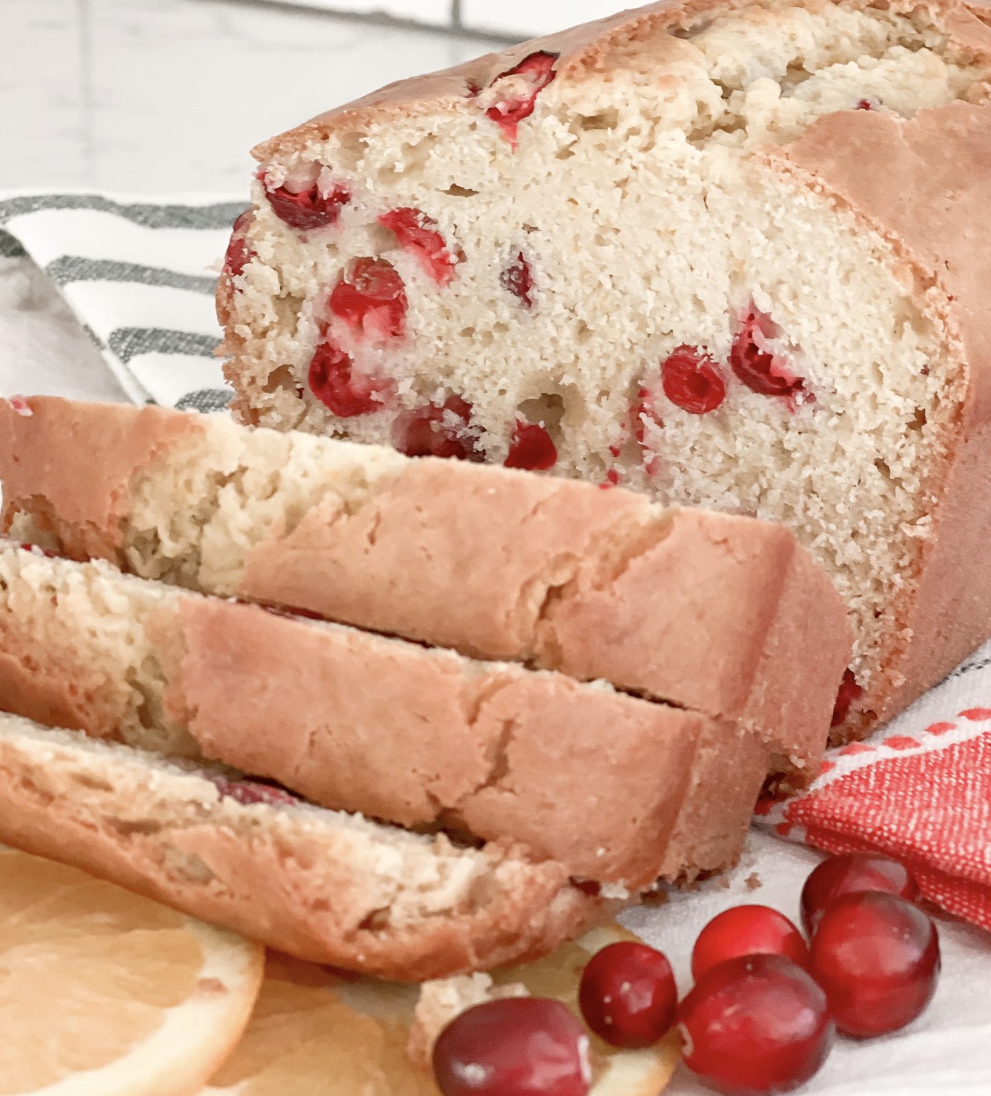 A Delicious and Easy Cranberry Bread Recipe - Pasha is Home