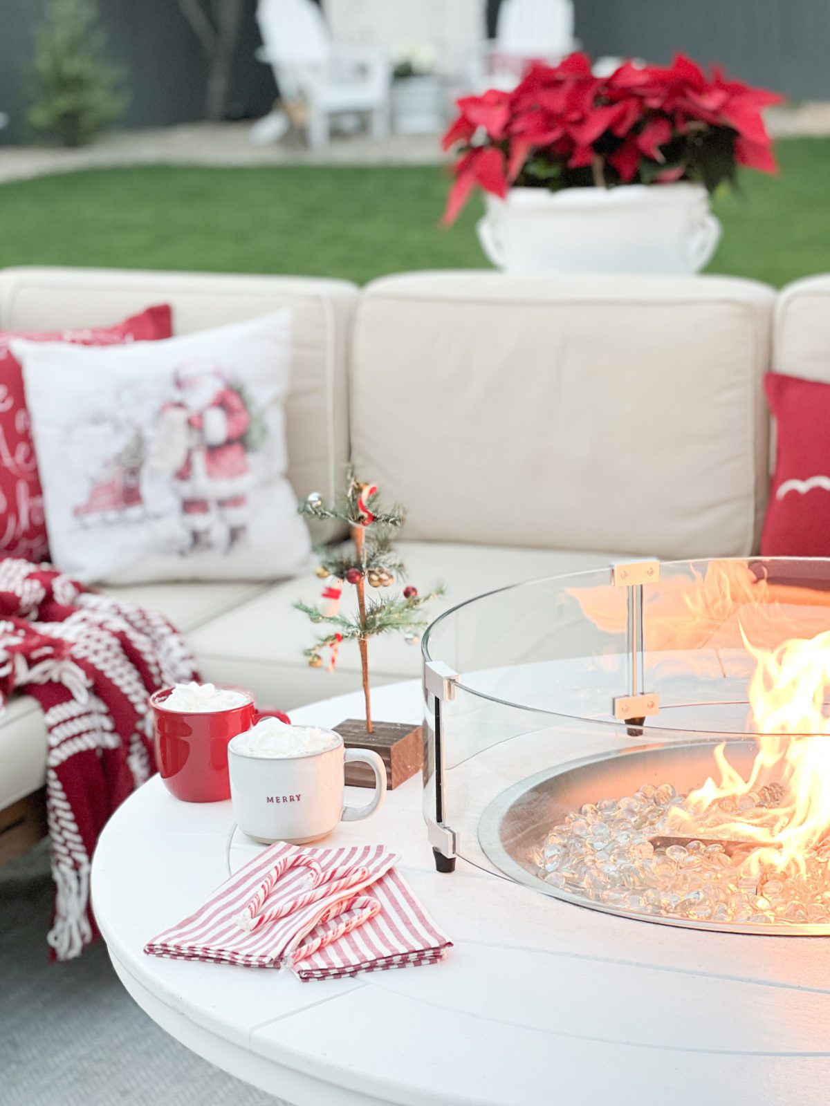 Merry Ways to Decorate your Outdoor Spaces for Christmas