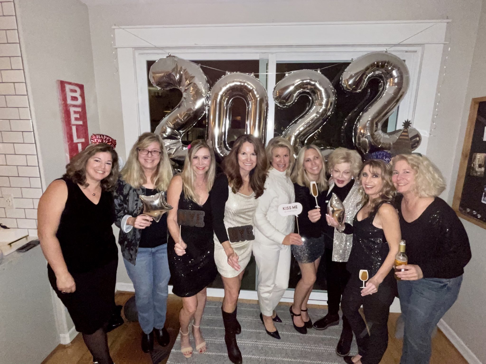 How to Host an Extraordinary New Years Eve Party