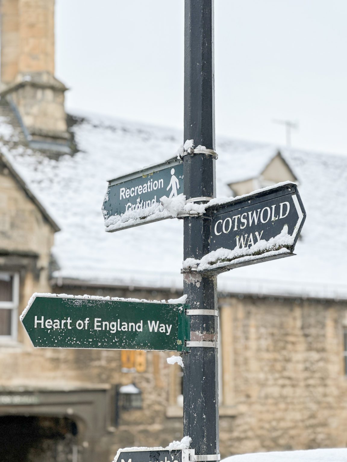 A Complete Travel Guide to the Cotswolds Without a Car