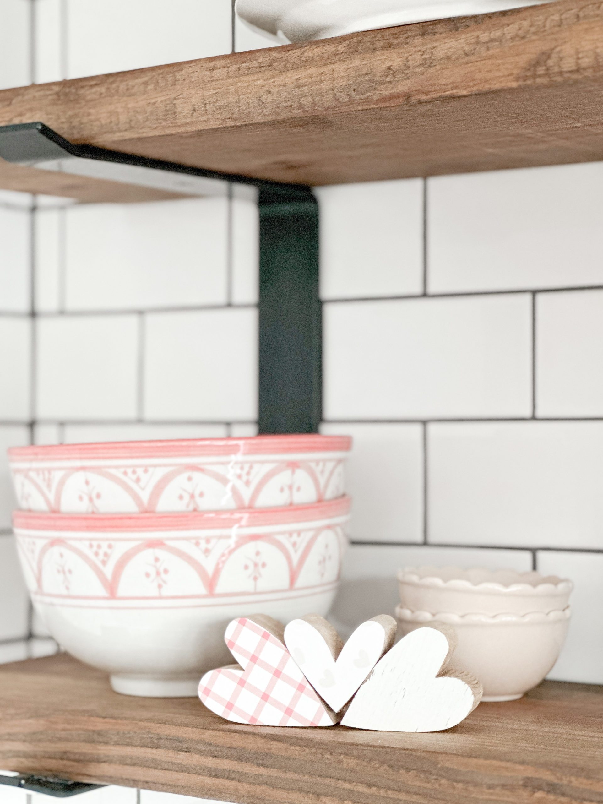 How to Keep your Valentine's Day Decor Minimal Yet Pretty