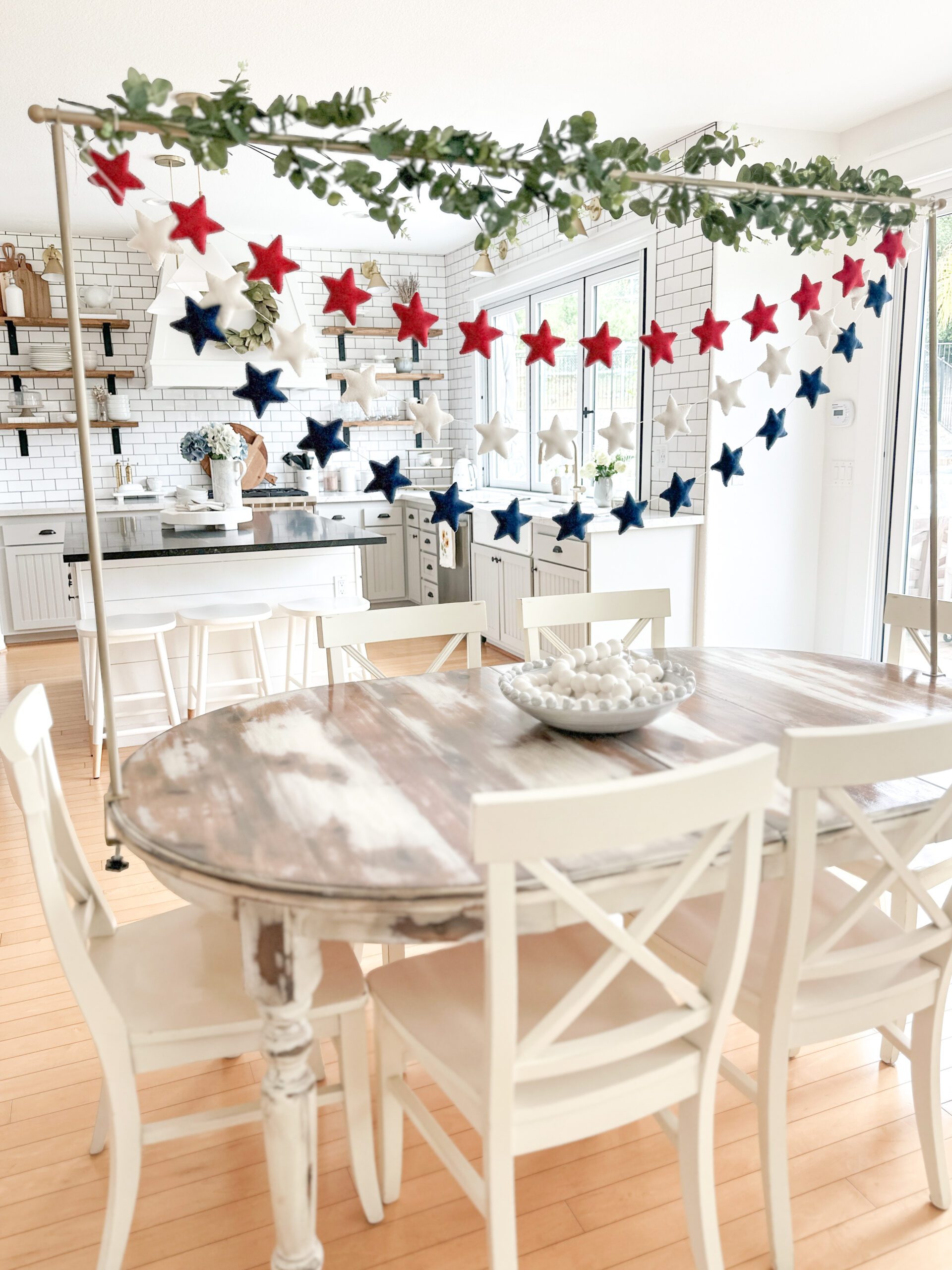Easy and Effortless Americana Decor Ideas for the Entryway