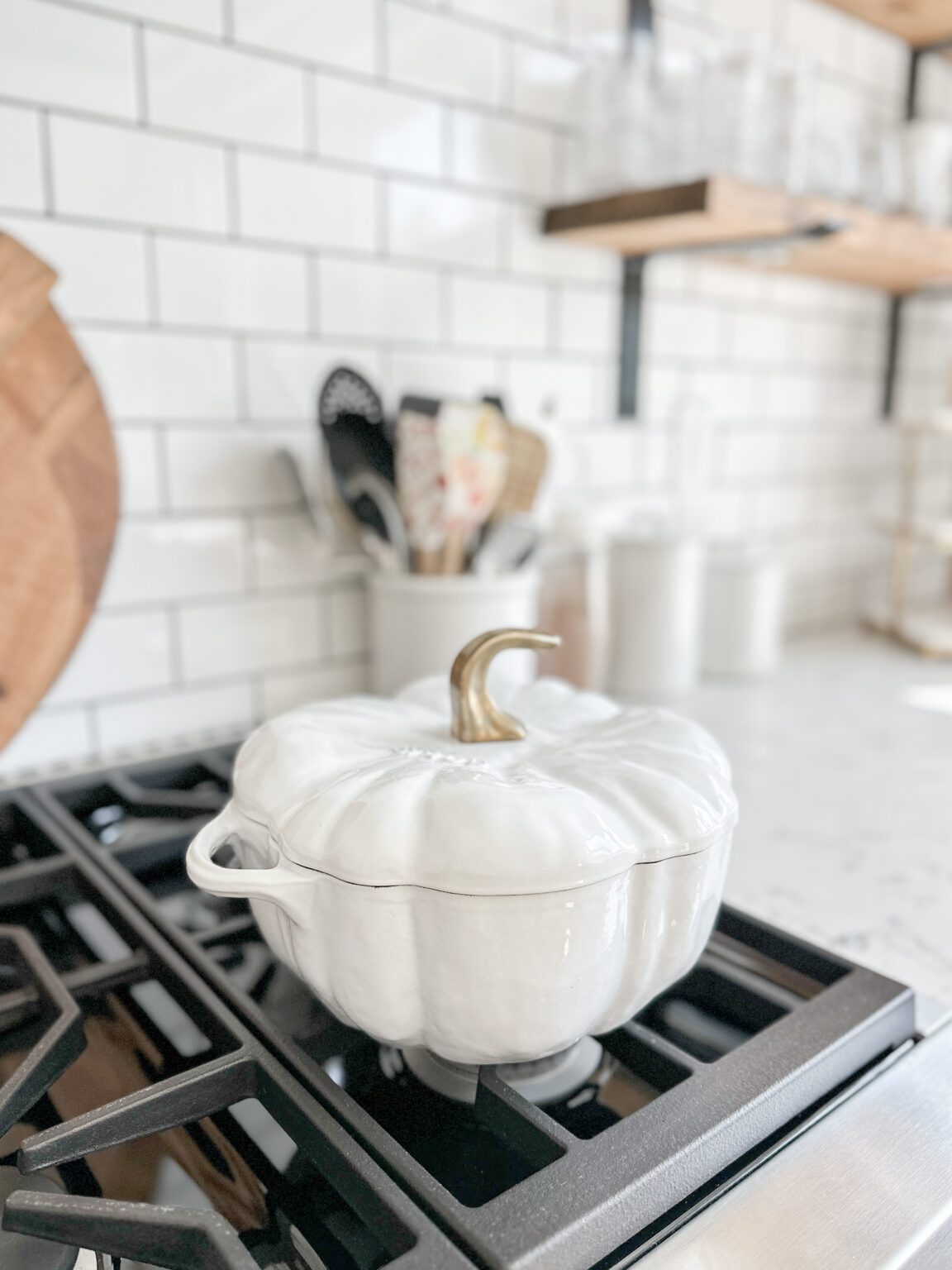 How to Use Warm Fall Decor in the Kitchen - Pasha is Home