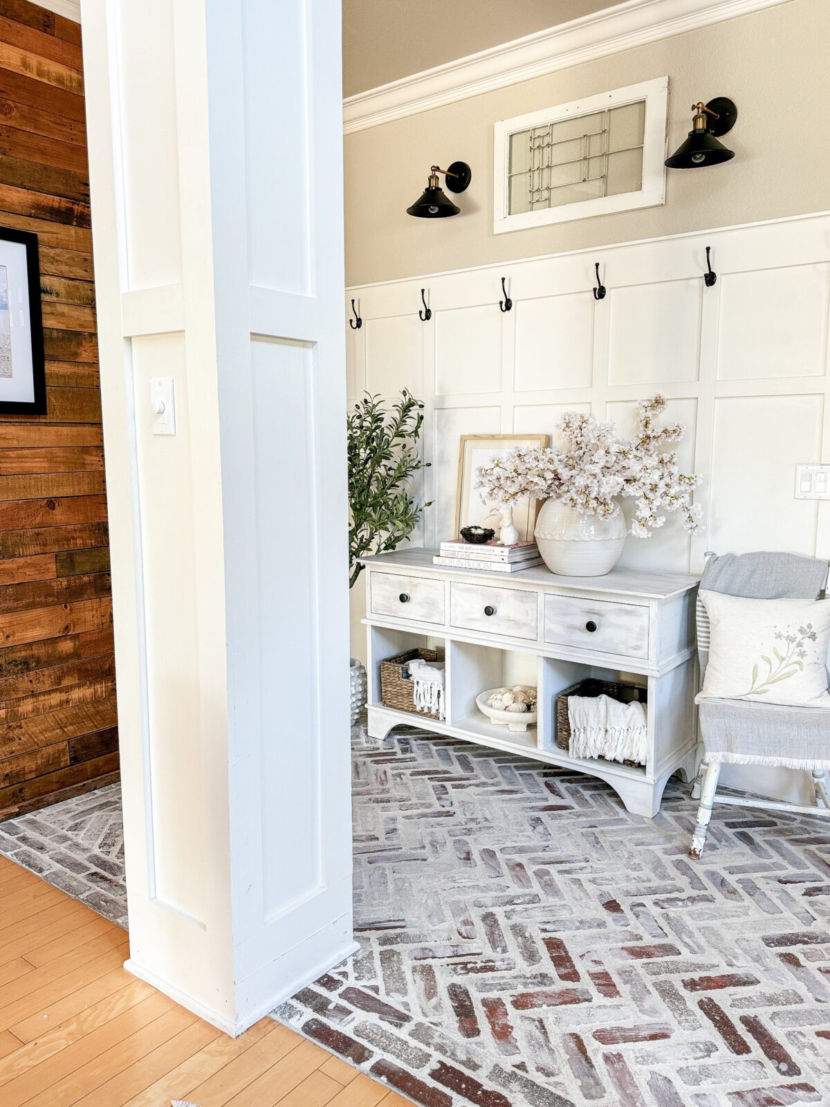 How to Blend Books into your Spring Decor - Pasha is Home