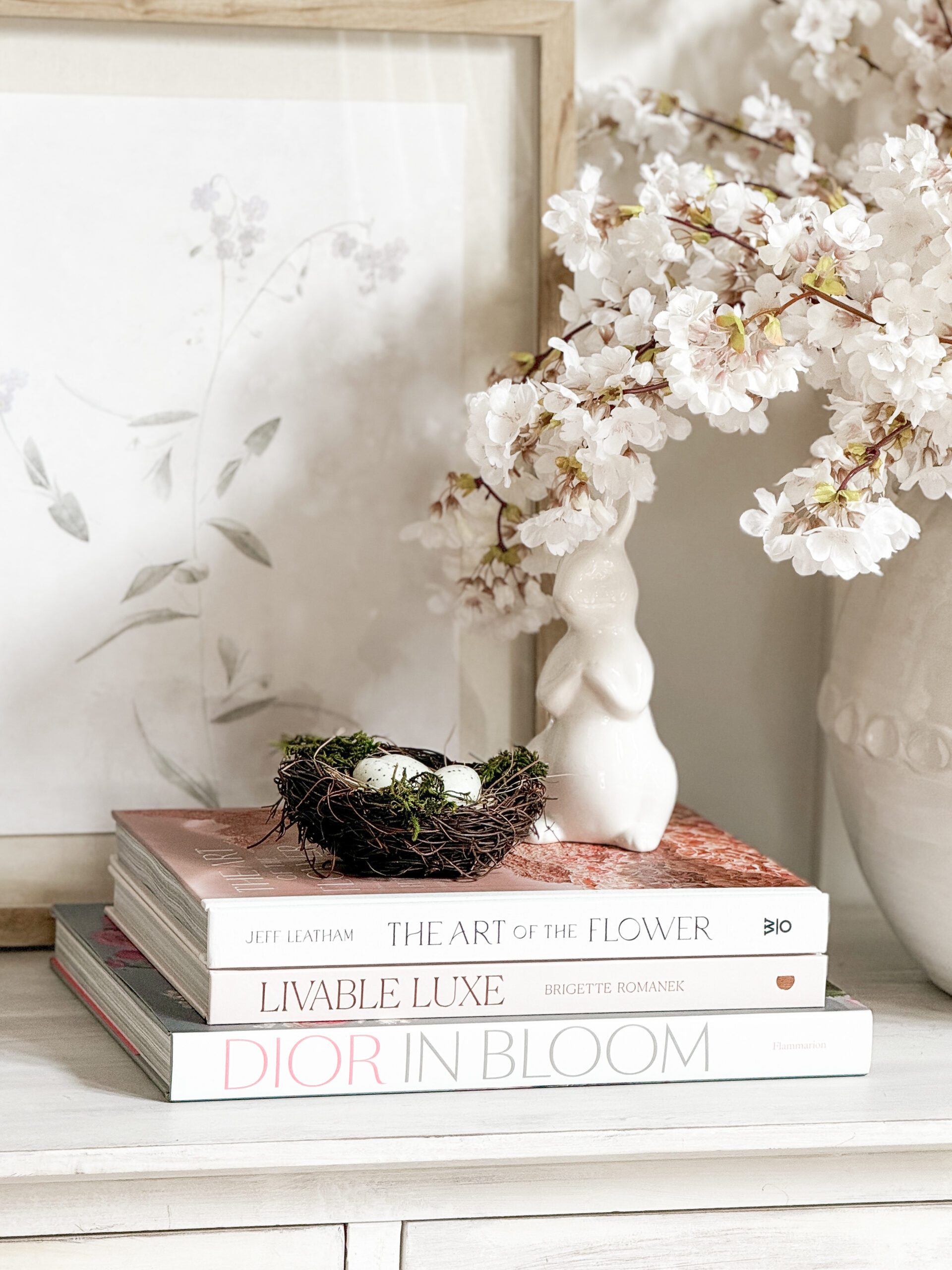 How to Blend Books into your Spring Decor - Pasha is Home