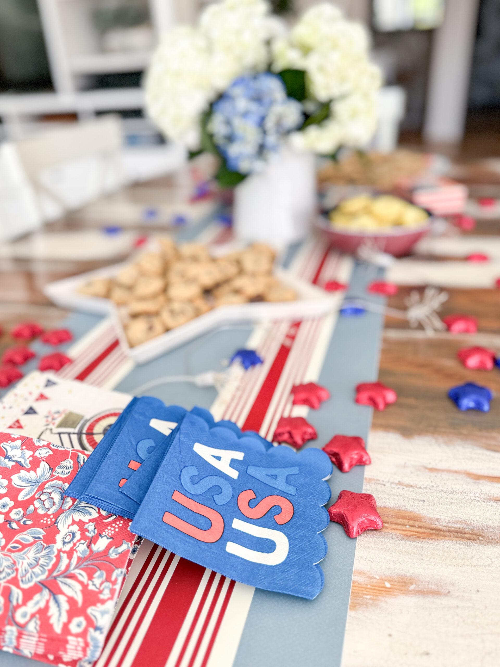 Simple and Easy Fourth of July Party Decor Ideas - Pasha is Home