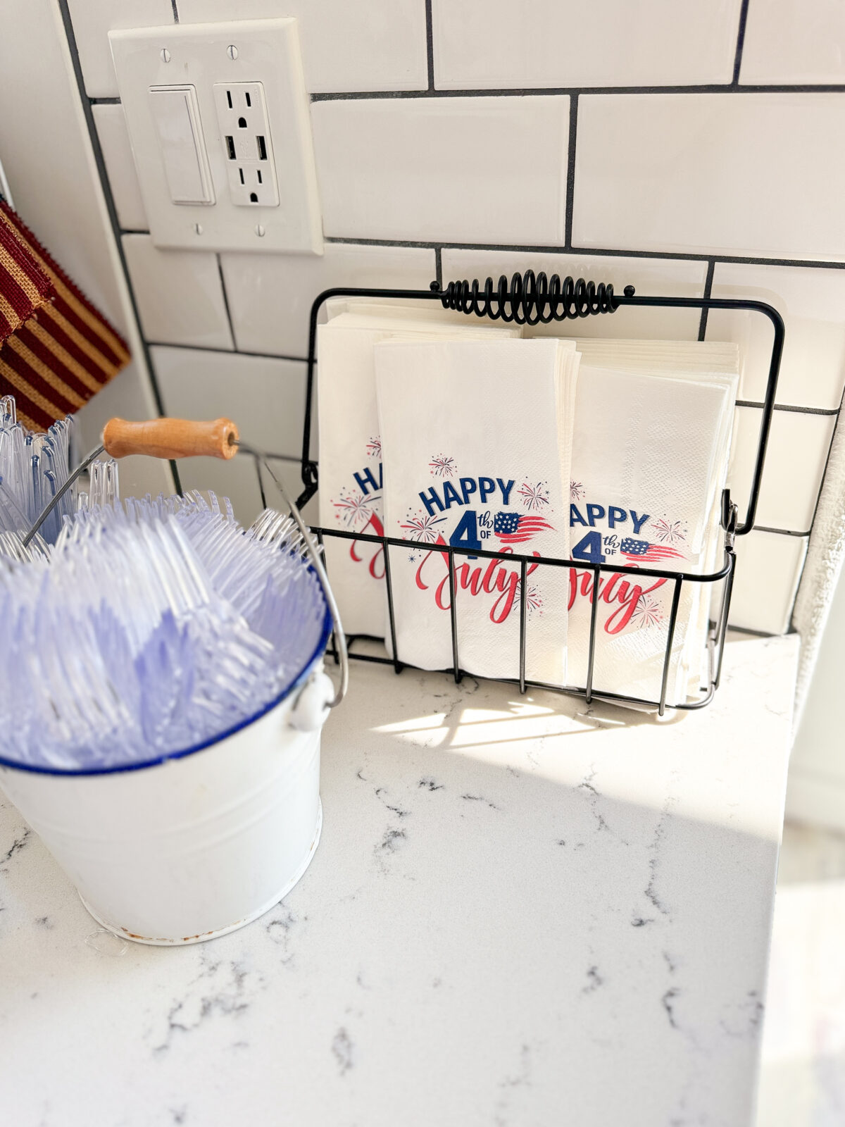 Simple and Easy Fourth of July Party Decor Ideas - Pasha is Home