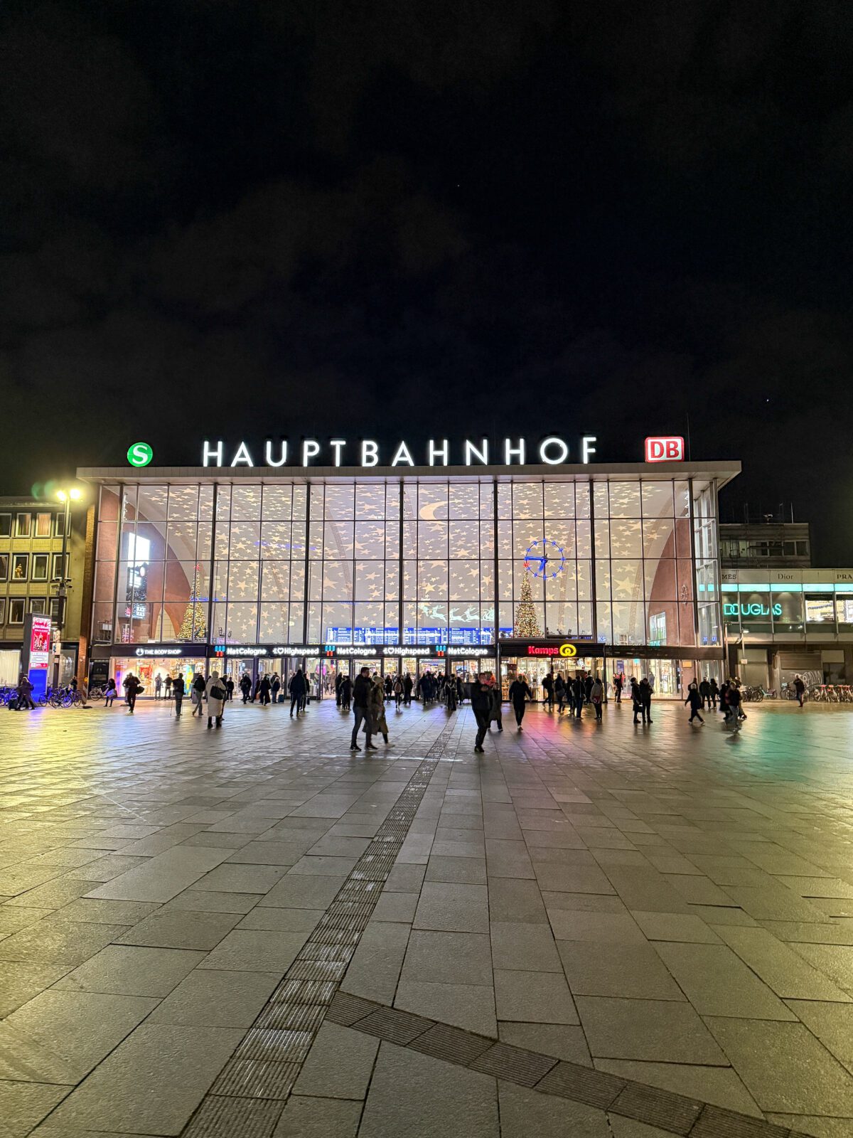The Best Cologne, Germany Christmas Market Travel Guide - Pasha is Home