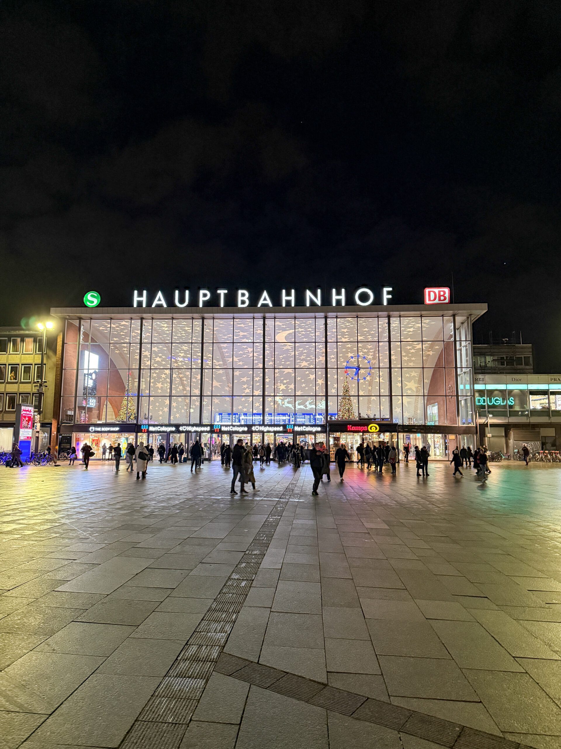 The Best Cologne, Germany Christmas Market Travel Guide - Pasha is Home